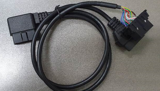 Suntech SPCB-105006 OBD-II 0.6-m Y-Cable Extension | Angled